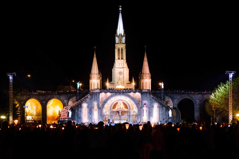 Lourdes - Shrines of Europe